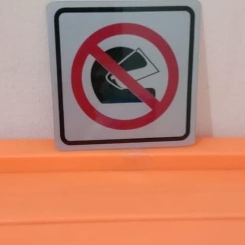 Jual SEMI PLAT K3 RAMBU LOGO DILARANG MEMAKAI HELM UK 10X10CM - Jakarta ...