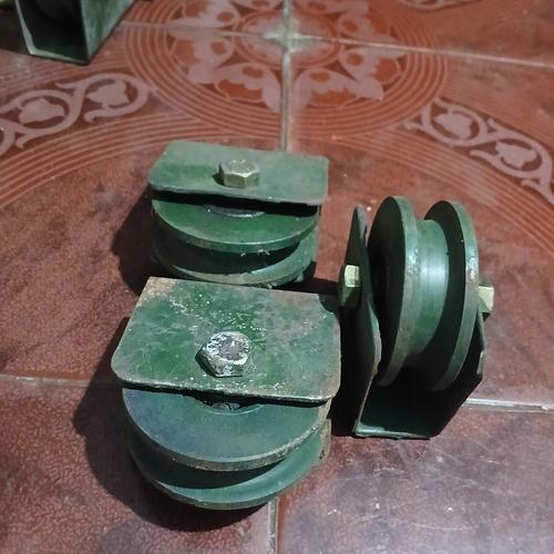 Jual roda besi bearing model U pintu pagar tangga besi teknik as 8 cm ...