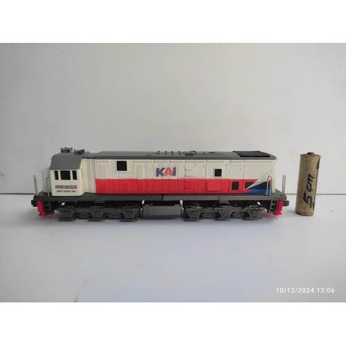 Jual Miniatur Lokomotif CC 201 Kereta Api Indonesia KAI Skala OO Detil ...