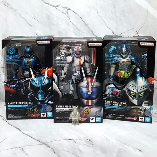 Jual S.H.Figuarts Kamen Rider Mach • Specter Damashii • Brave Quest ...