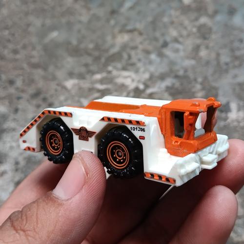 Jual diecast loose matchbox runway wrangler diecast bekas - Jakarta ...