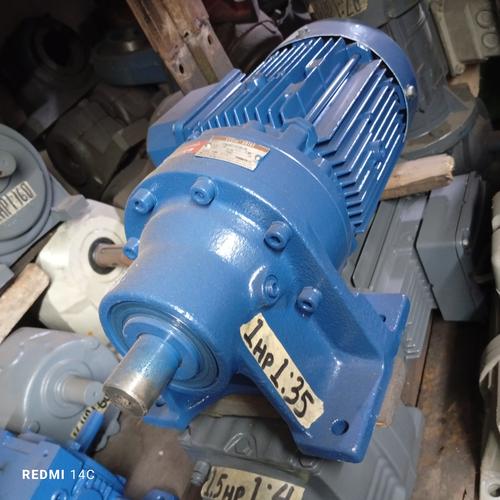 Jual sumitomo cyclo drive 1:35 1 hp 3 phase helical gear 1 hp gear ...