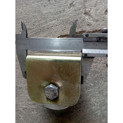 Jual Roda nilon pintu pagar besi ukuran 7cm gebyog/garasi/bagasi/tralis ...