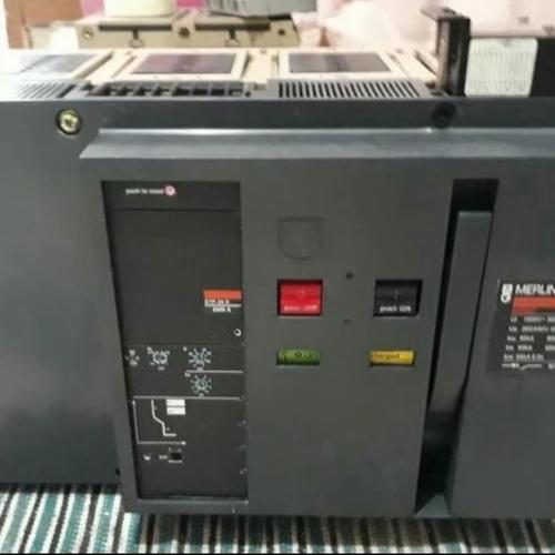 Jual ACB MERLIN GERIN M10N1 1000A 50KA 4POLE 4P komplit motor - Jakarta ...