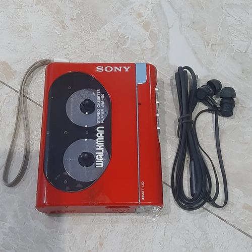 Jual Sony Walkman WM-50 Red Rare antik 1985 Retro Ready to use Obat ...