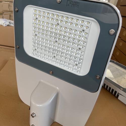 Jual Lampu Jalan LED 100w PJU 220V High Quality Chip Trafo philip ...