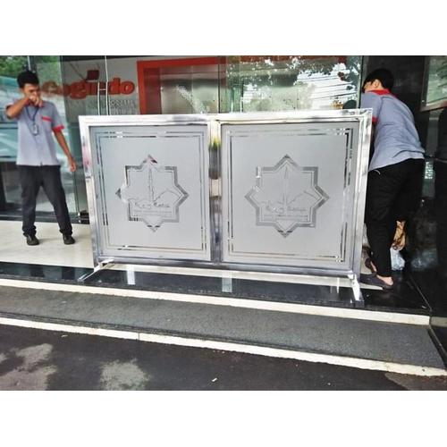Jual Sekat Partisi Pembatas Shaf Akrilik & Stainless Untuk Masjid ...