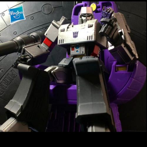 Jual Robot Megatron Transformers figure Mainan Generasi Satu Megatron ...