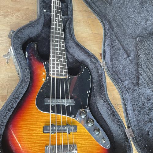 Jual Bass Fender 60th Anniversary Jazz Bass bekas - Kota Medan - Quinn ...