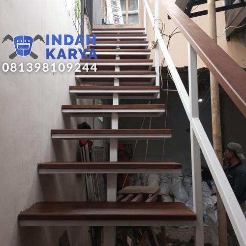 Jual Tangga besi pijakan dan handrail conwood cocok untuk outdoor ...