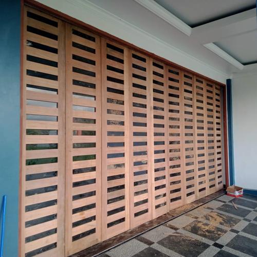 Jual pintu garasi bahan kayu bengkirai - Kota Pontianak - Chandra mabel ...
