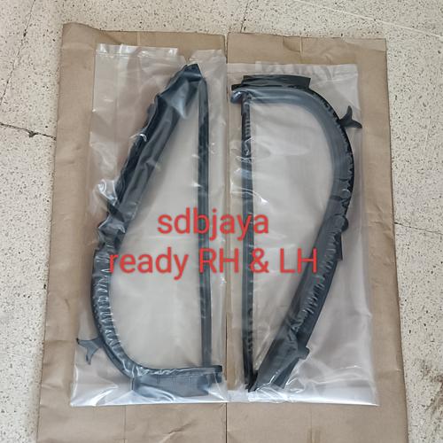 Jual karet kaca pintu segitiga mati hilux revo DC kanan atu kiri 100% ...