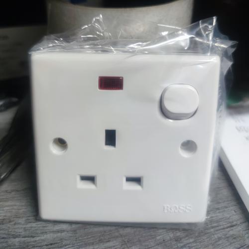 Jual stop kontak ac boss dengan saklar - Jakarta Pusat - daariomart ...