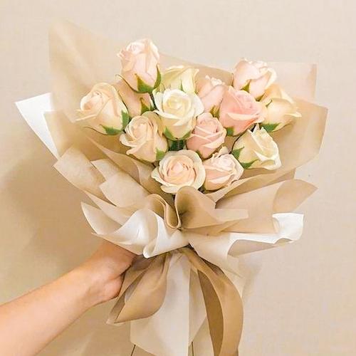 Jual Buket Bunga Mawar Artificial Soft Pink dan Putih Valentine/Wisuda ...