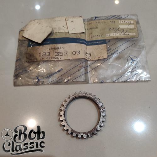 Jual Mercedes-Benz, W123 Rear Axle Housing With Differential ...