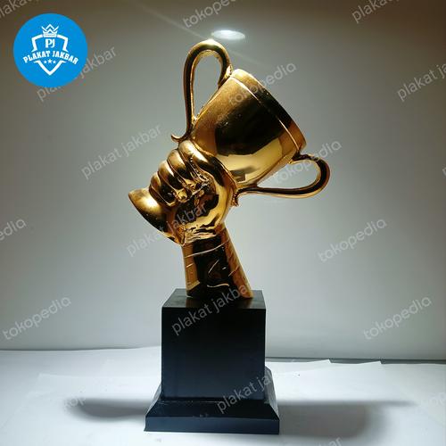 Jual Trophy logam model tangan / trophy logam l trophy logam - Jakarta ...