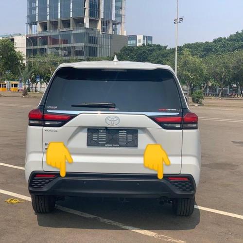 Jual Rear Bumper Lower Bumper Belakang Bawah Innova Zenix Original ...