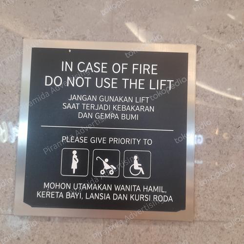 Jual sign tanda tulisan papan lift cara kebakaran case of fire ...