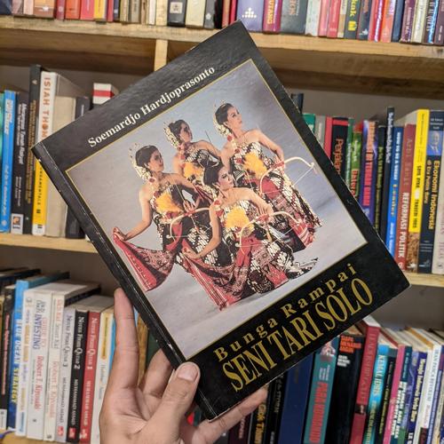 Jual BUNGA RAMPAI SENI TARI SOLO - Jakarta Timur - Referensi Buku Lawas ...