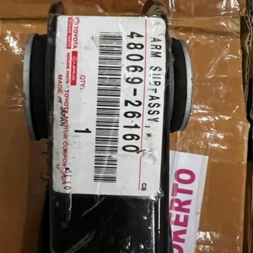 Jual sayap kiri depan arm bawah Hiace commuter 48069-26160 Toyota ...