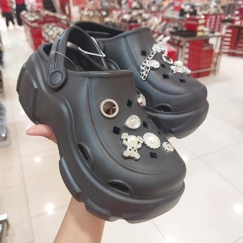 Jual FLADEO sandal wanita Crocs ringan - Hitam, 37 - Kab. Sidoarjo ...