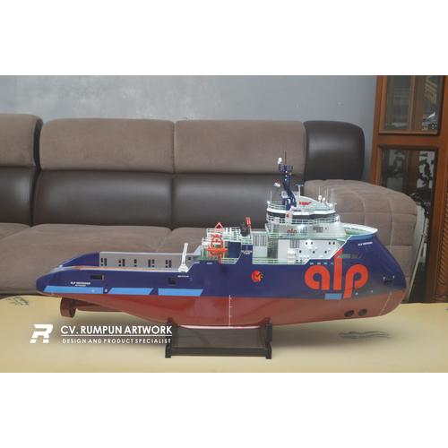 Jual Miniatur Kapal RC ALP Defender - Kab. Temanggung - Miniatur ...