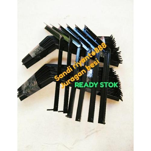 Jual Tiang Besi Siku Pagar Kawat Duri - Hitam, Cat - Jakarta Barat ...