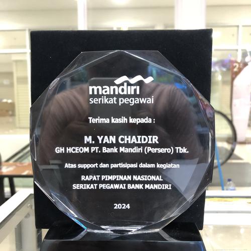 Jual Plakat diamond aklrilik tebal 2 cm diameter 14 cm di grafir laser ...
