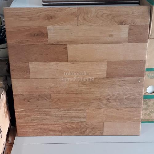 Jual keramik motif urat kayu 40x40 - Kota Tangerang Selatan - Rumah ...