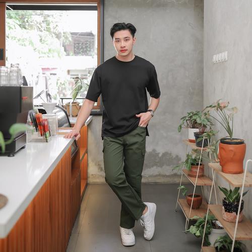 Jual HEADGUN PROJECT || ANDREA CARGO PANTS - Hitam, 28 - Kota Bandung - HEADGUN PROJECT | Tokopedia