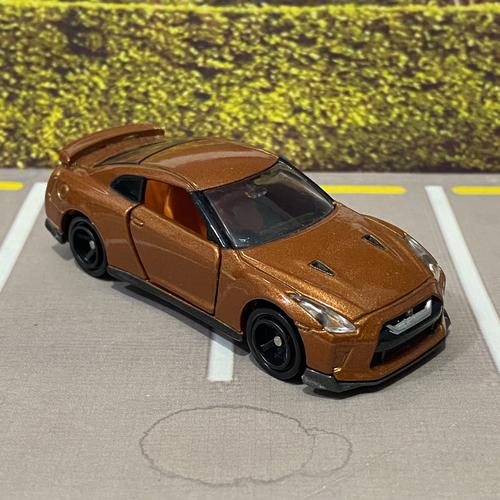 Jual tomica nissan gtr r35 orange minus dent - Jakarta Pusat - PiXELFiGURE | Tokopedia