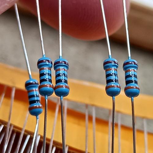 Jual Resistor 300K Ohm 1/4Watt Toleransi 1% - Kota Tangerang - Klinik ...