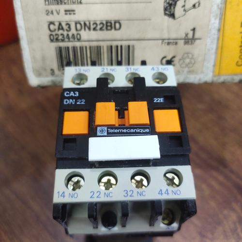 Jual contactor control relay CA3 DN22BD 24vdc telemecaniqu - Kota ...