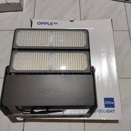 Jual LAMPU SOROT OPPLE LED FLOODLIGHT LED FL-E III 200W 220-240V 5700K - Jakarta Pusat ...