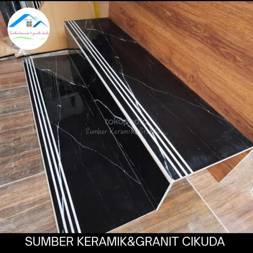 Jual trap tangga granit motif hitam carara glossy 30x60 sampai 30x120 ...