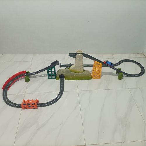 Jual Thomas & Friends TrackMaster Revolution - Thomas Avalanche Escape ...