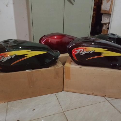 Jual tangki tiger tangki GL MEGAPRO VIAR KAISAR JIALING DLL - merah tua ...