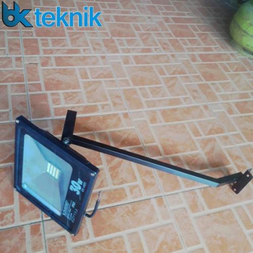 Jual Tiang Lampu Sorot Billboard Spanduk Bahan Premium Kokoh Tiang ...