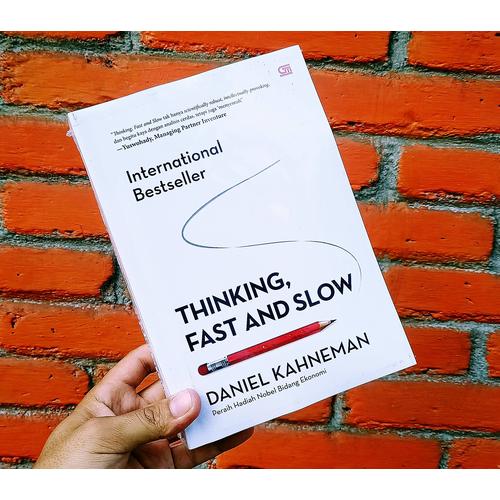 Jual Thinking fast and slow By Daniel kahneman Bahasa indonesia - Kab ...
