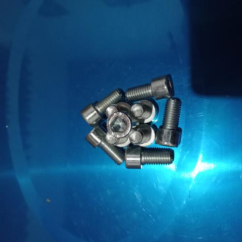 Jual Baut L galvanis baja 8.8 10x20 P 1.50. jual /10pcs - Kab ...