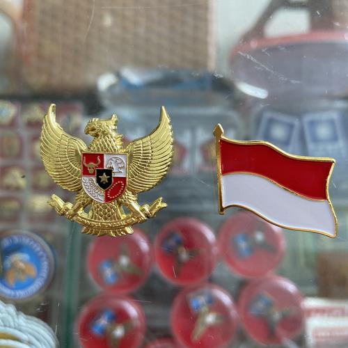 Jual Pin Garuda dan Pin Bendera Merah Putih Peniti (PAKET) - Jakarta ...