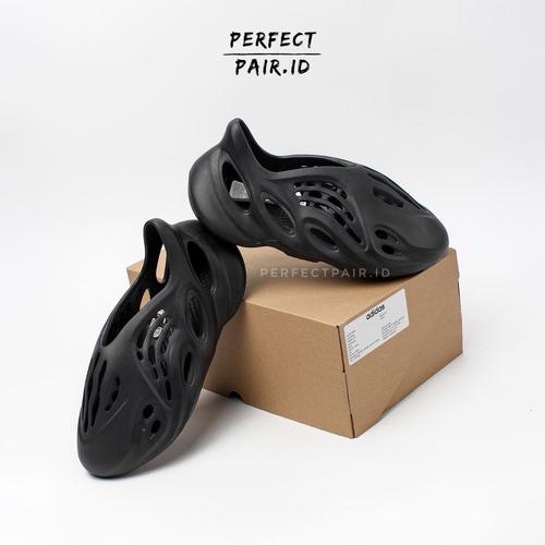 Jual Adidas Yeezy Foam Runner RNR Onyx 100% Original BNIB - 46 ...