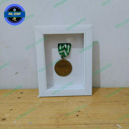 Jual Frame Bingkai Medali 3D - Putih, 1 Medali - Kab. Bogor - Miny ...