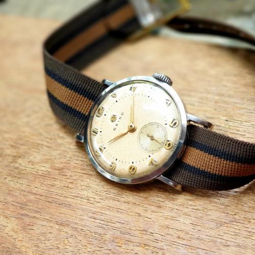 Jual 40s Vintage Seiko Sub small second Seikosha manual wind Patina ...