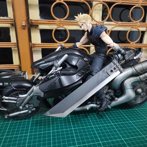 Jual CLOUD FFVII REMAKE HARDY DAYTONA BIKE FIGURE [2nd] - Kota Kendari ...