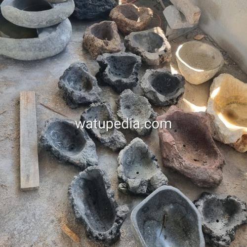 Jual Pot Tanaman batu alam kecil 30 cm - Kab. Magelang - watu pedia ...