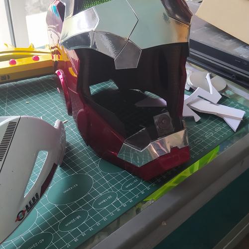 Jual helm cosplay custom karakter iron man bisa buka tutup - Kab ...