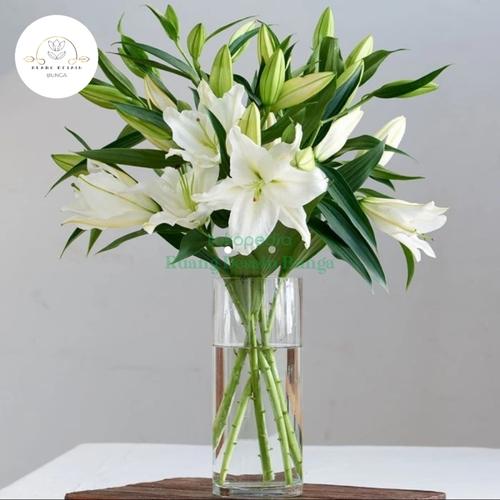 Jual RUANG DESAIN BUNGA | bunga lily cantik Vas 5 tangkai segar dan ...