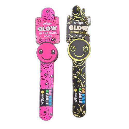 Jual Smiggle slapband glow in the dark badge Be kind & Smile - Kota ...