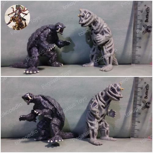 Jual Bandai Ori HG High Grade kaiju Gamera vs Seabozu mini figure set ...